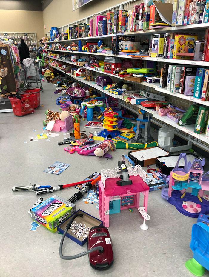 30 Shocking And Disgusting Depictions Of Extreme Laziness